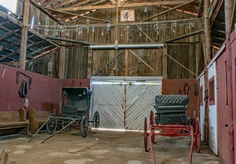 Roy Rogers Double R Bar Ranch: Happy Trails and Cowboy Tales on Route ...