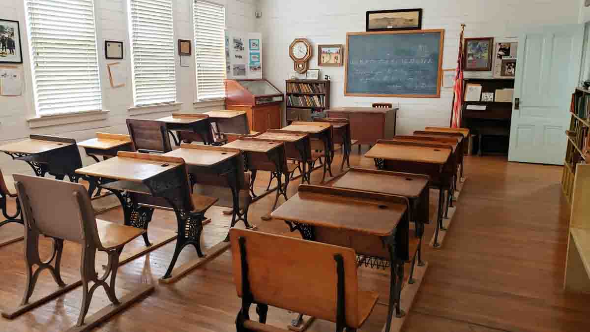 29 Palms Museum Old Schoolhouse Style The Desert Way With Jaylyn And