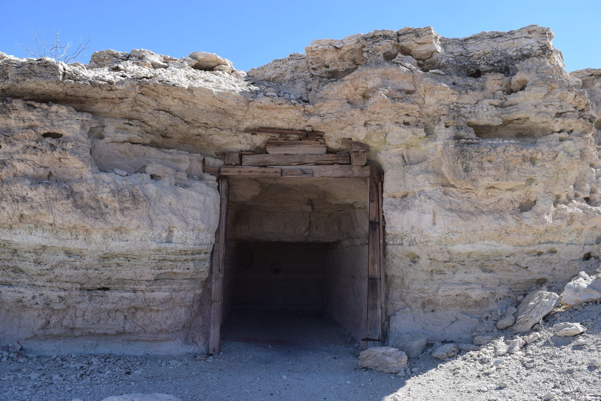 The 20th Century Cave Dwellers of Dublin Gulch – The Desert Way with ...