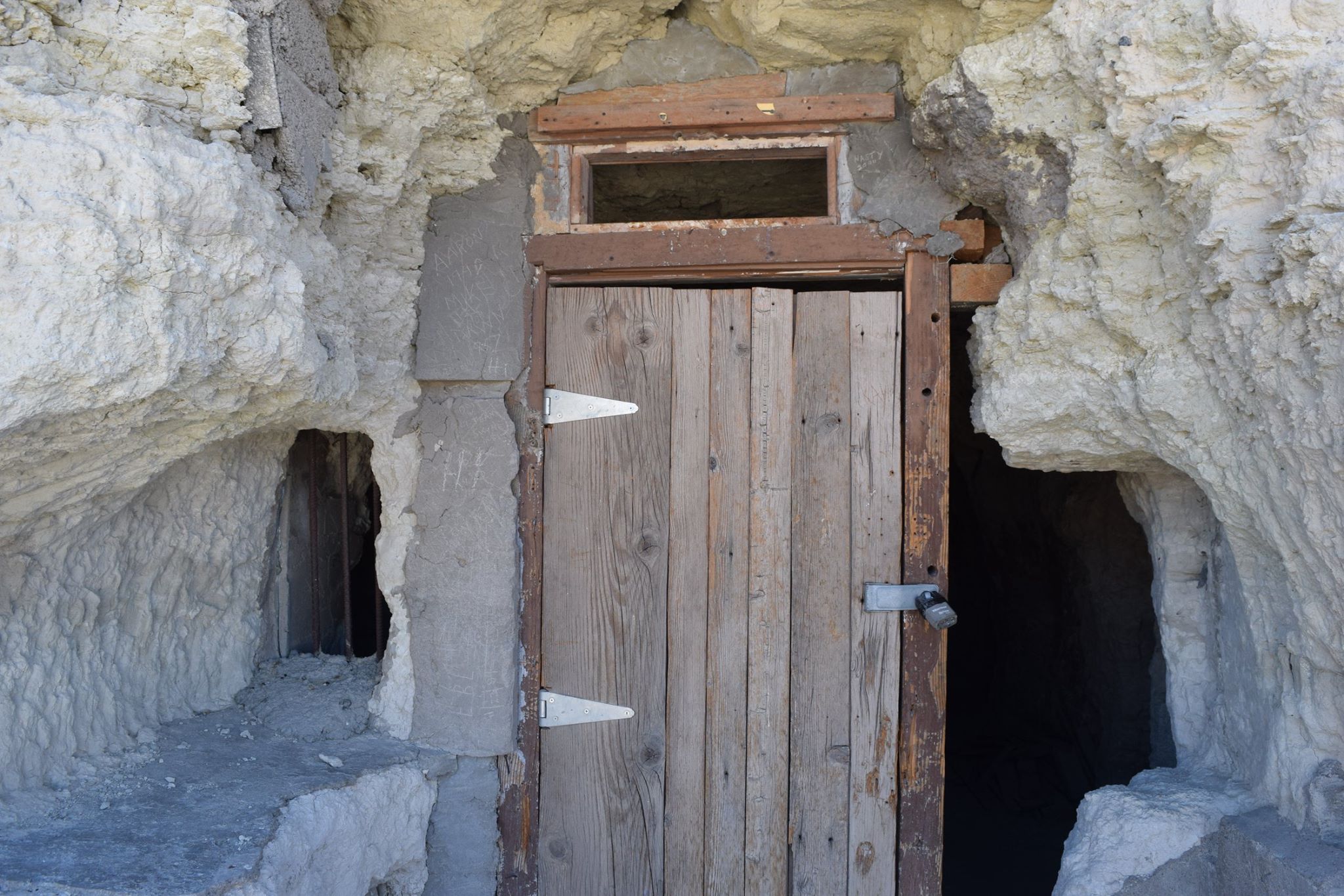 The 20th Century Cave Dwellers of Dublin Gulch – The Desert Way with ...