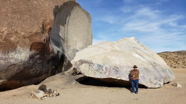 Giant Rock: Between a Rock and an Odd Place – The Desert Way with ...